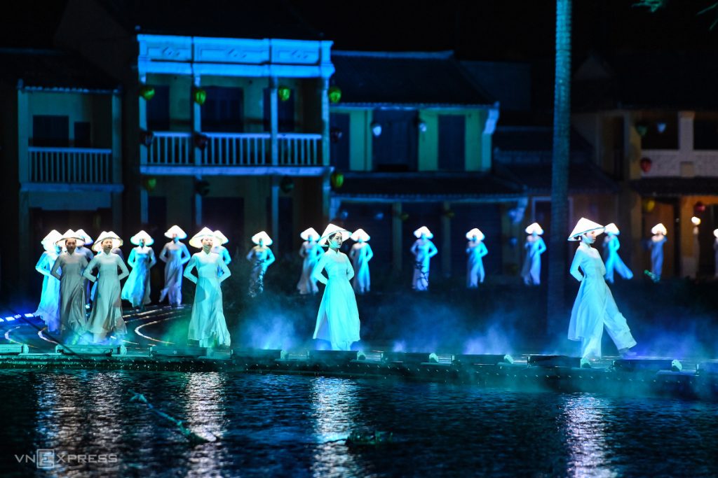 Back in time with “Hoi An Memories” show | Travel Sense Asia™ – Vietnam ...