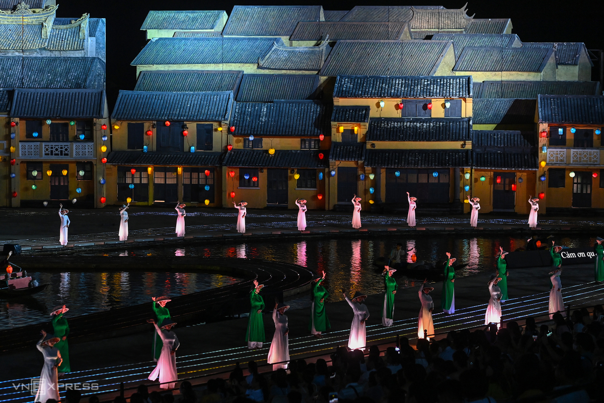 Back in time with “Hoi An Memories” show | Travel Sense Asia™ – Vietnam ...